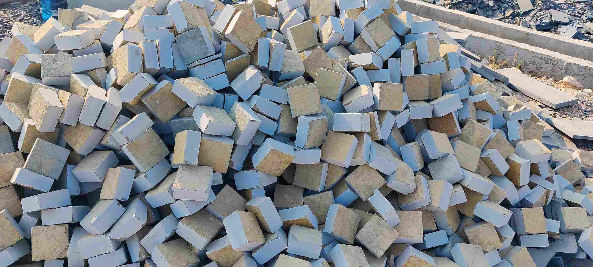 YELLOW LIMESTONE COBBLES 100X100 | JUNO STONE PAVING (OPC) PRIVATE LIMITED