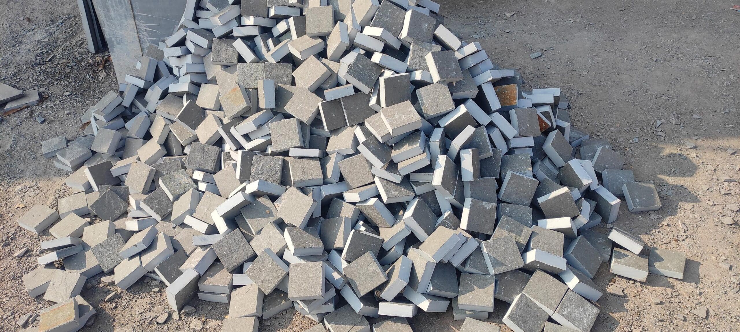 DOVE GREY LIMESTONE COBBLES 100X100